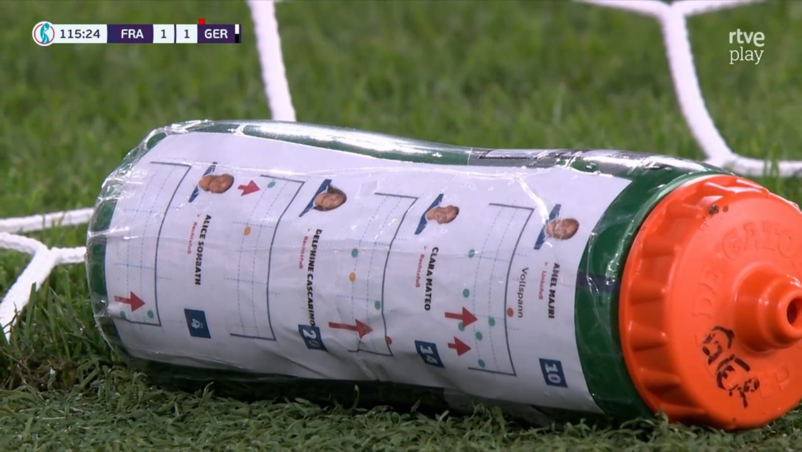 «La botella de los secretos»: la chuleta que llevó a Alemania a ...